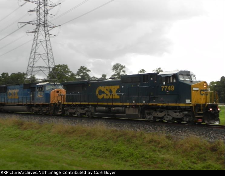 CSX 7749 (GE C40-8W) leads the UP MPBEW